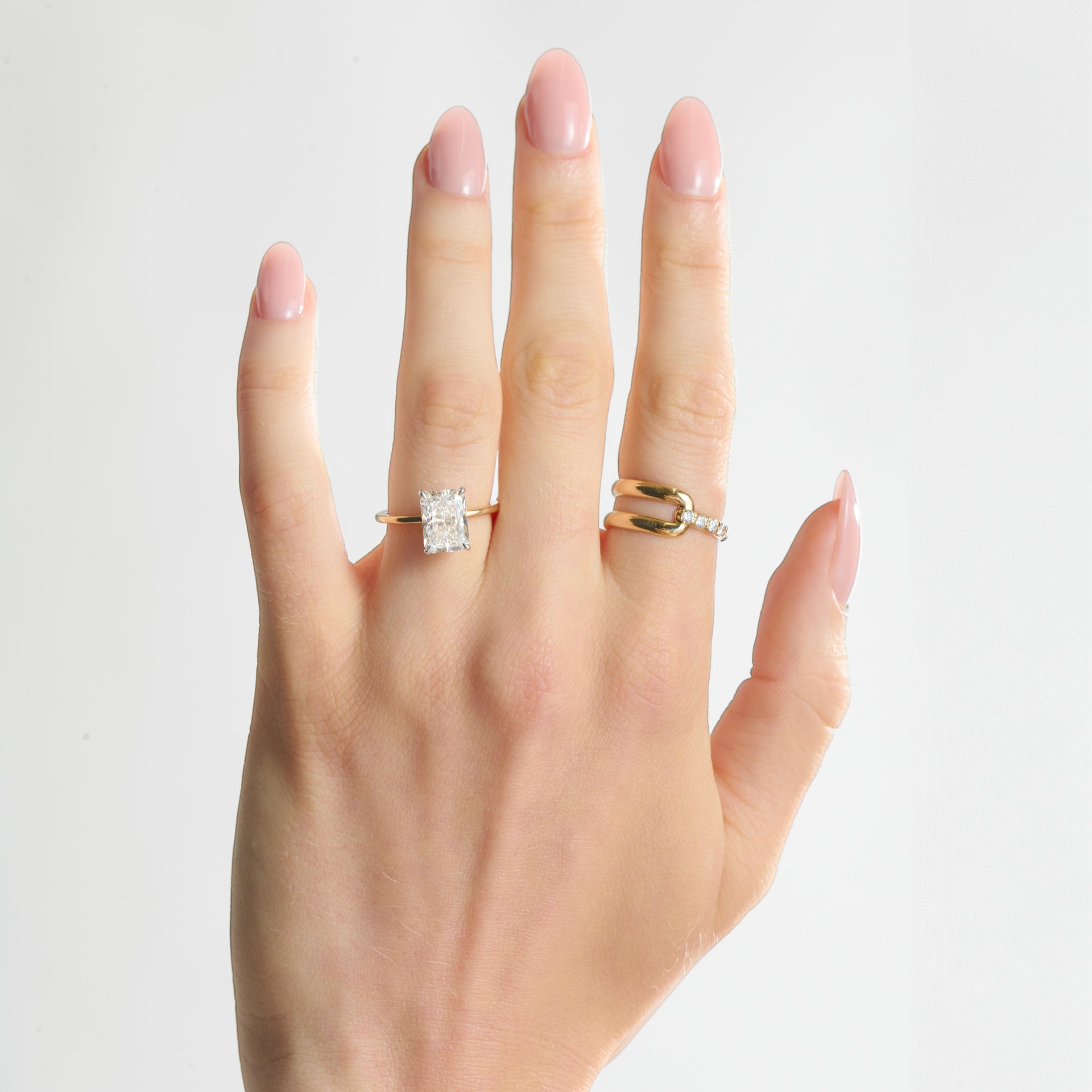 Engagement Rings – Her Rock